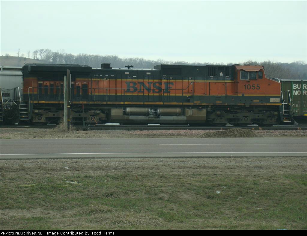 BNSF 1055